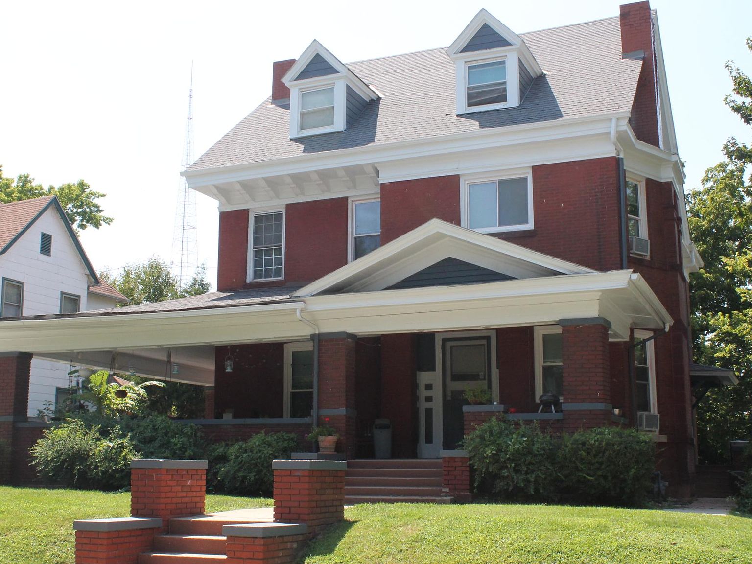 715 E 29th St APT 3, Kansas City, MO 64109 | Zillow