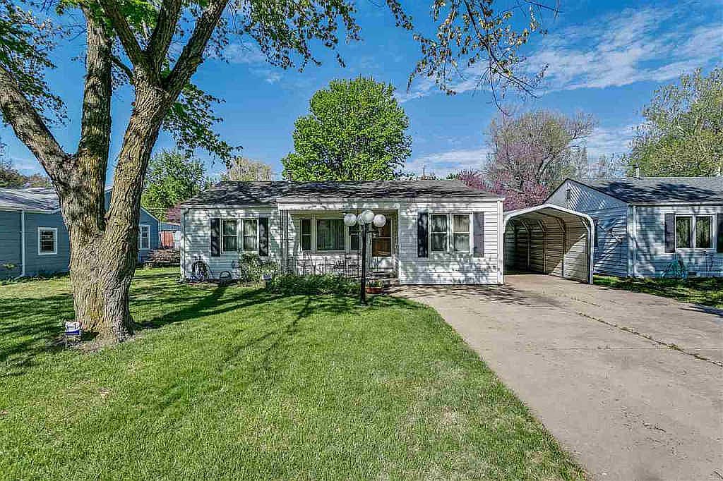 2933 S Fern St, Wichita, KS 67217 | Zillow 2933 S Fern St, Wichita, KS 67217 | Zillow