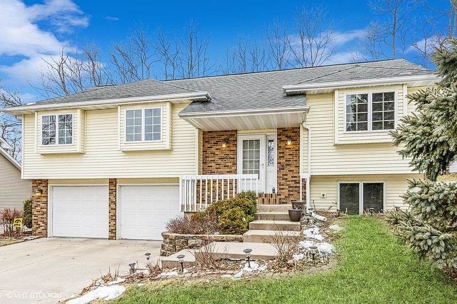 1949 Meadow Ridge Ln, Iowa City, IA 52245 | Zillow