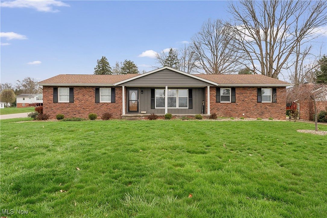 3232 Lake Center St NW, Uniontown, OH 44685 | Zillow