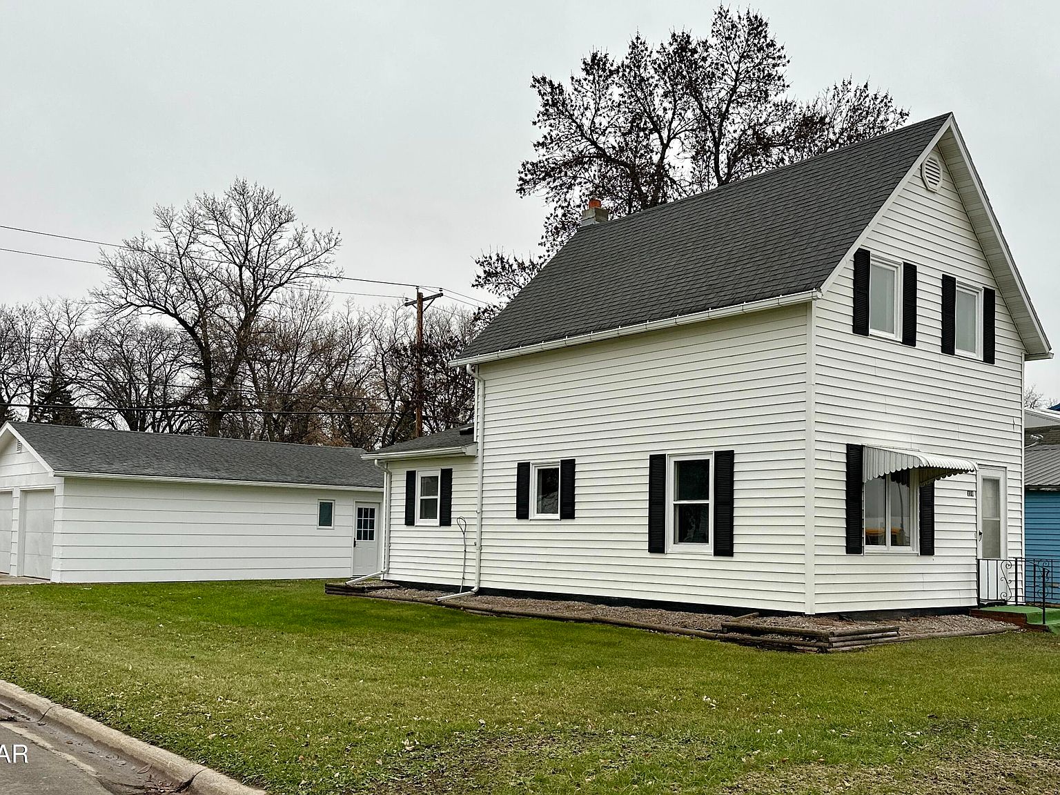 216 2nd Ave SE, Mayville, ND 58257 | Zillow