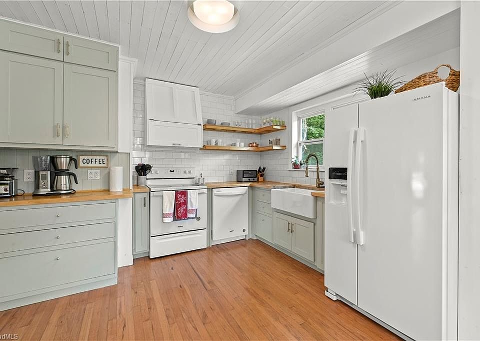 1031 Irving St, Winston Salem, NC 27103 | Zillow