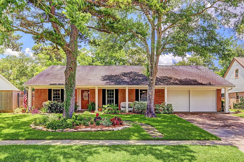 10922 Ashcroft Dr, Houston, TX 77096 | Zillow