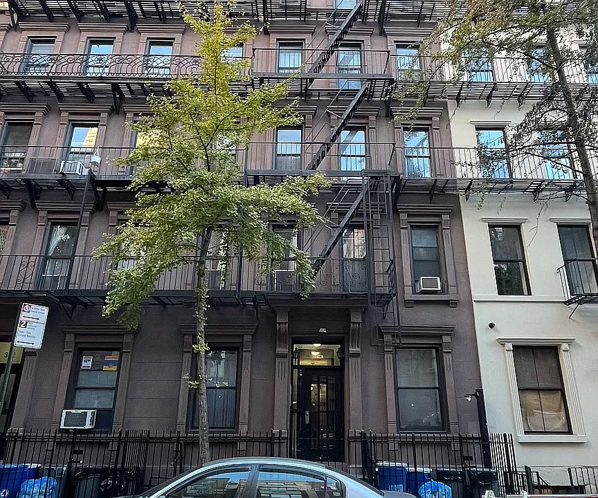 354 W 48th St APT 1R, New York, NY 10036 | Zillow