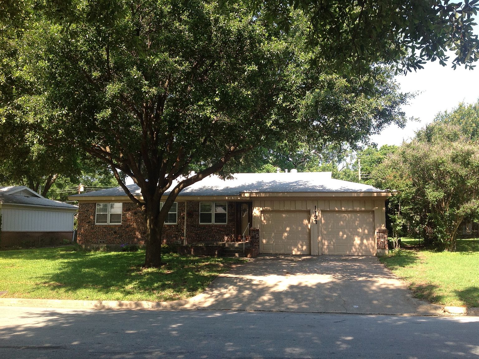 1137 Harrison Ln, Hurst, TX 76053 | Zillow