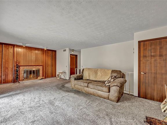 8020 Steven David Dr, Strongsville, OH 44149 | Zillow