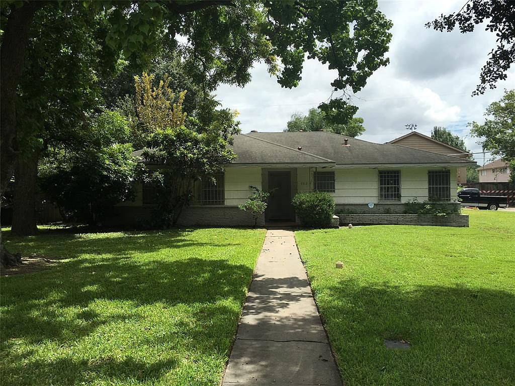 1702 Bayram Dr, Houston, TX 77055 | Zillow