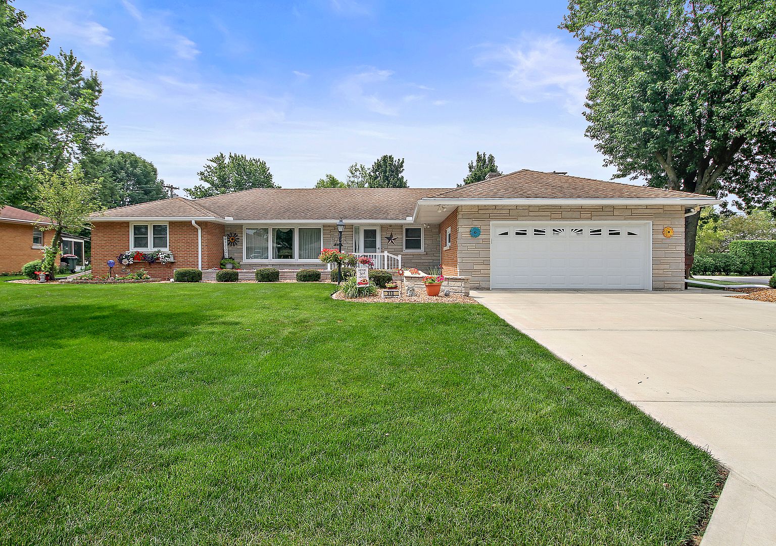310 George St, Clifton, IL 60927 | Zillow