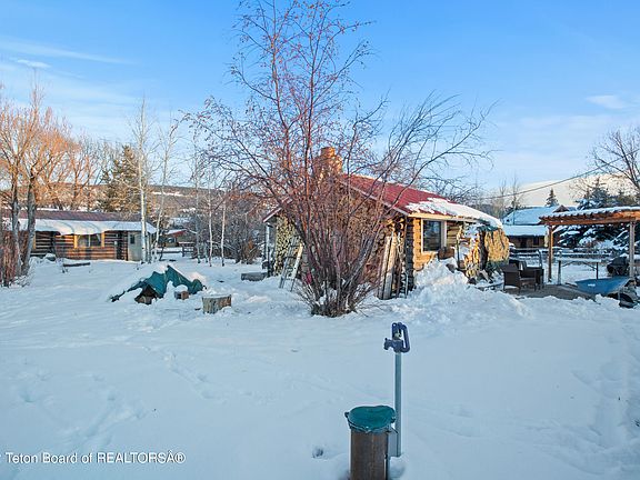 9795 N Main St, Kelly, WY 83011 | MLS #22-3072 | Zillow