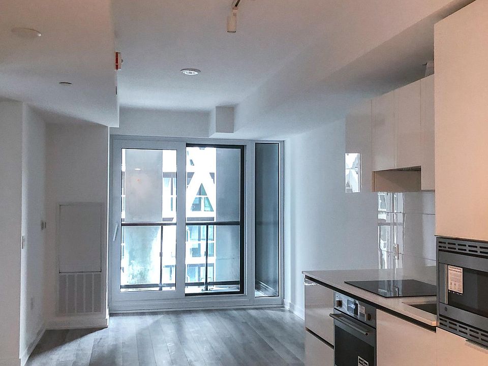 238 Simcoe St Toronto ON | Zillow