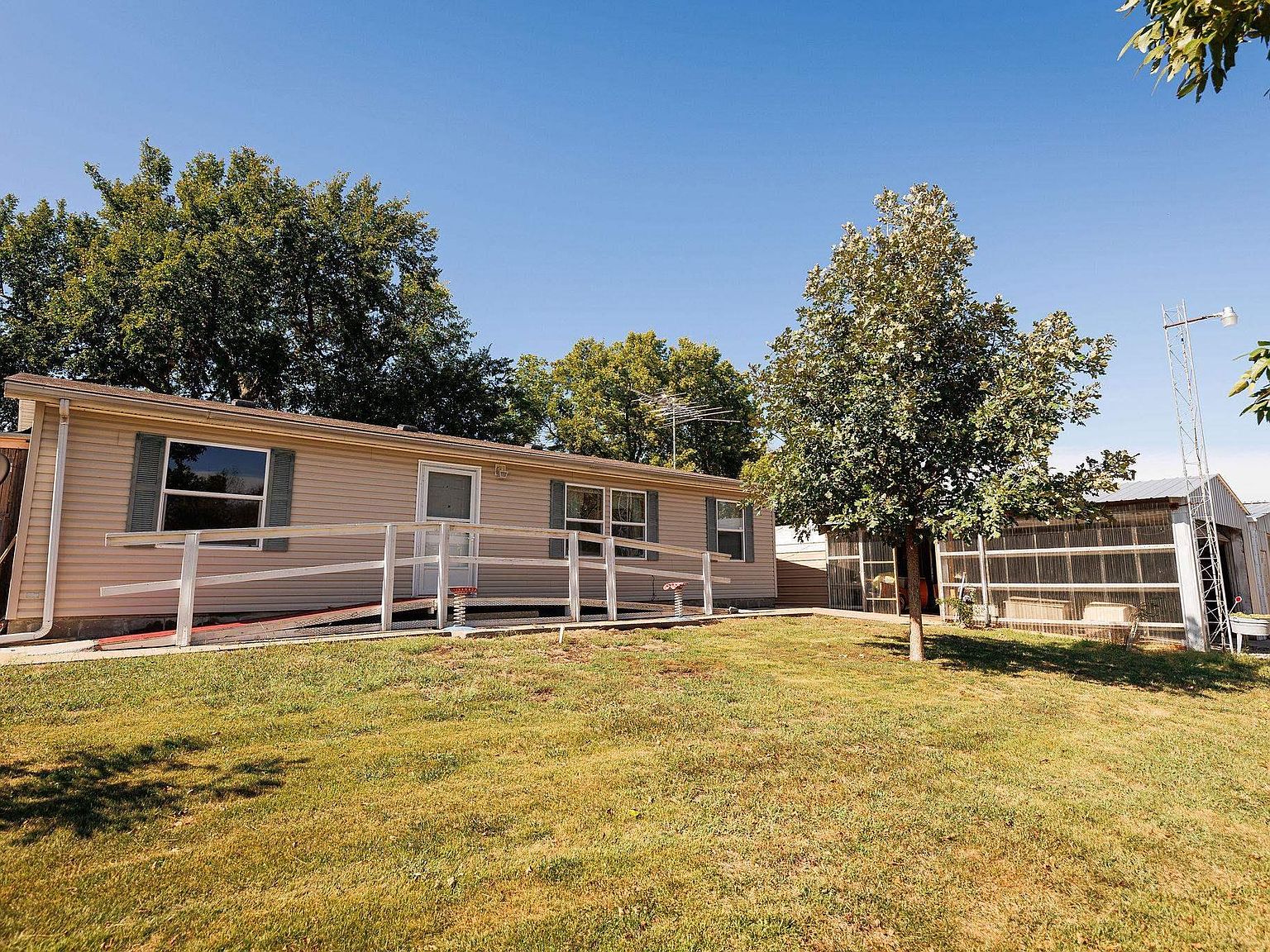 3585 174th Rd, Delia, KS 66418 | Zillow