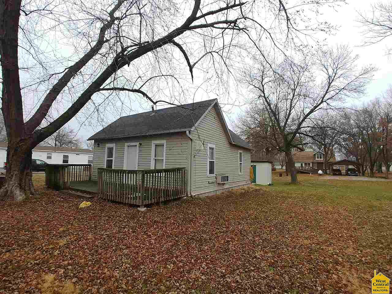 204 S 4th St, Deepwater, MO 64740 | Zillow