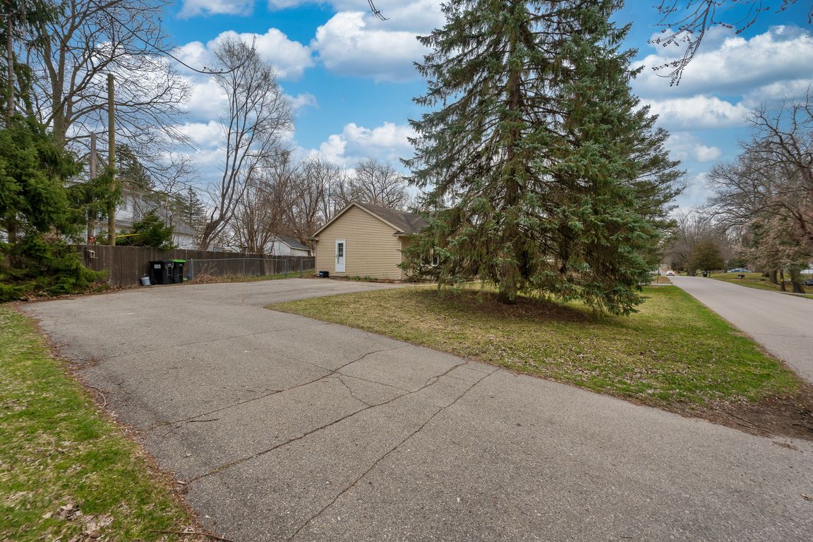 314 Cornell St, Howell, MI 48843 | MLS #20240020300 | Zillow