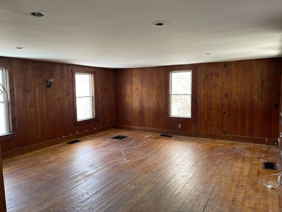 2219 VT RTE 110 - 2219 State Route 110 South Royalton VT | Zillow