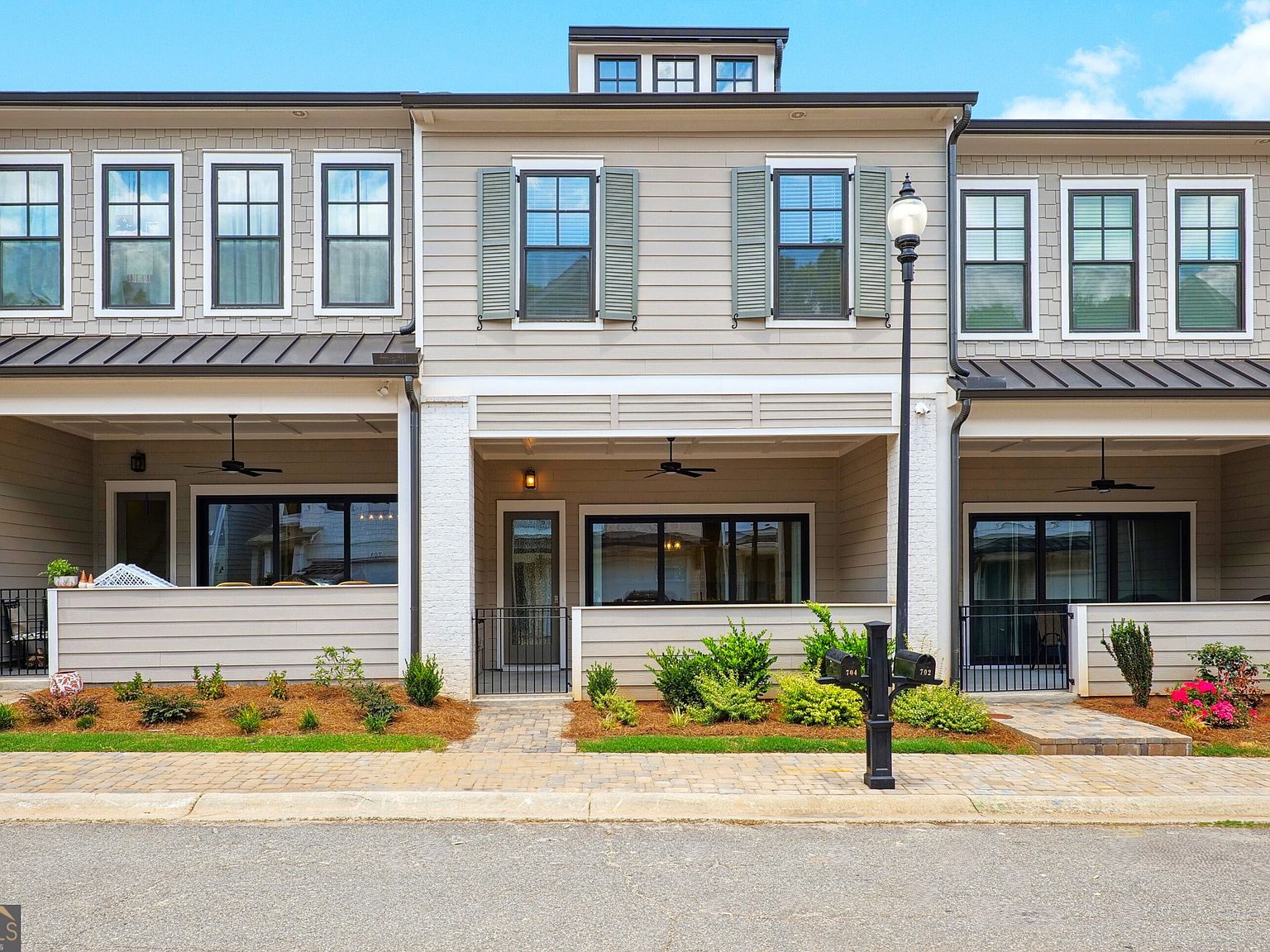 704 Stickley Oak Way, Woodstock, GA 30189 | MLS #10411757 | Zillow