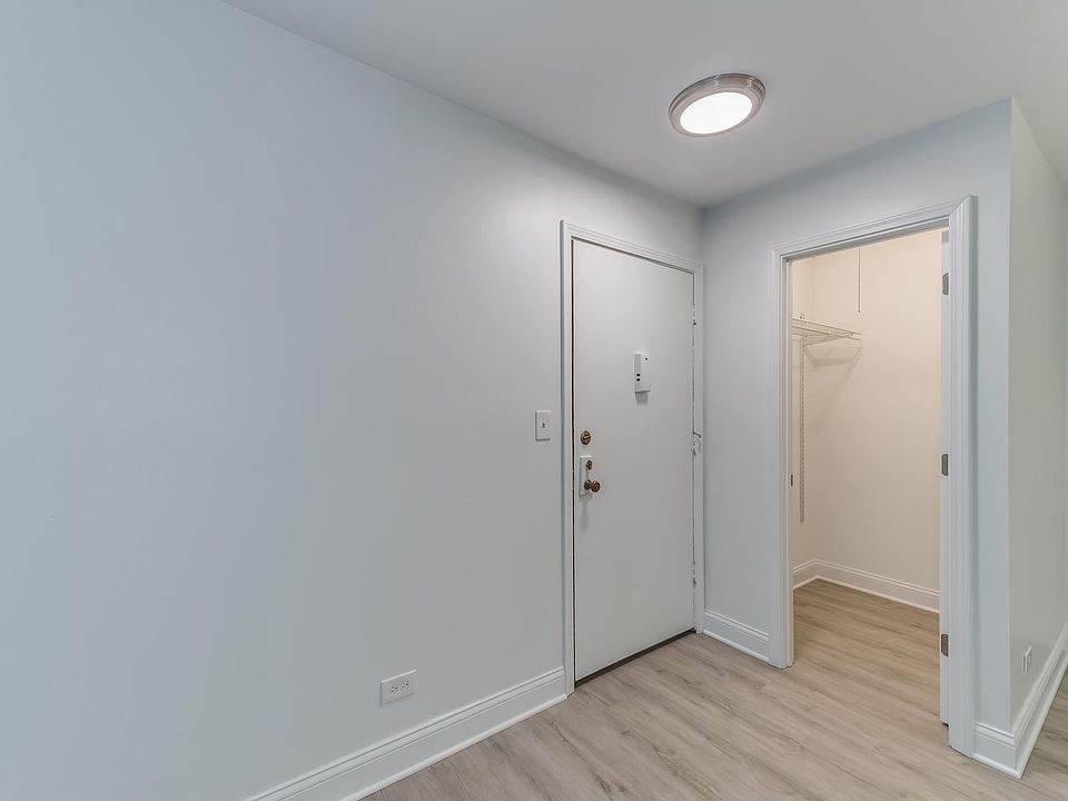 4424 Euclid Ave APT 1B, Rolling Meadows, IL 60008 | Zillow