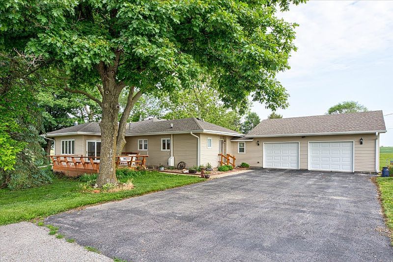 52769 320th St, Silver City, IA 51571 | Zillow