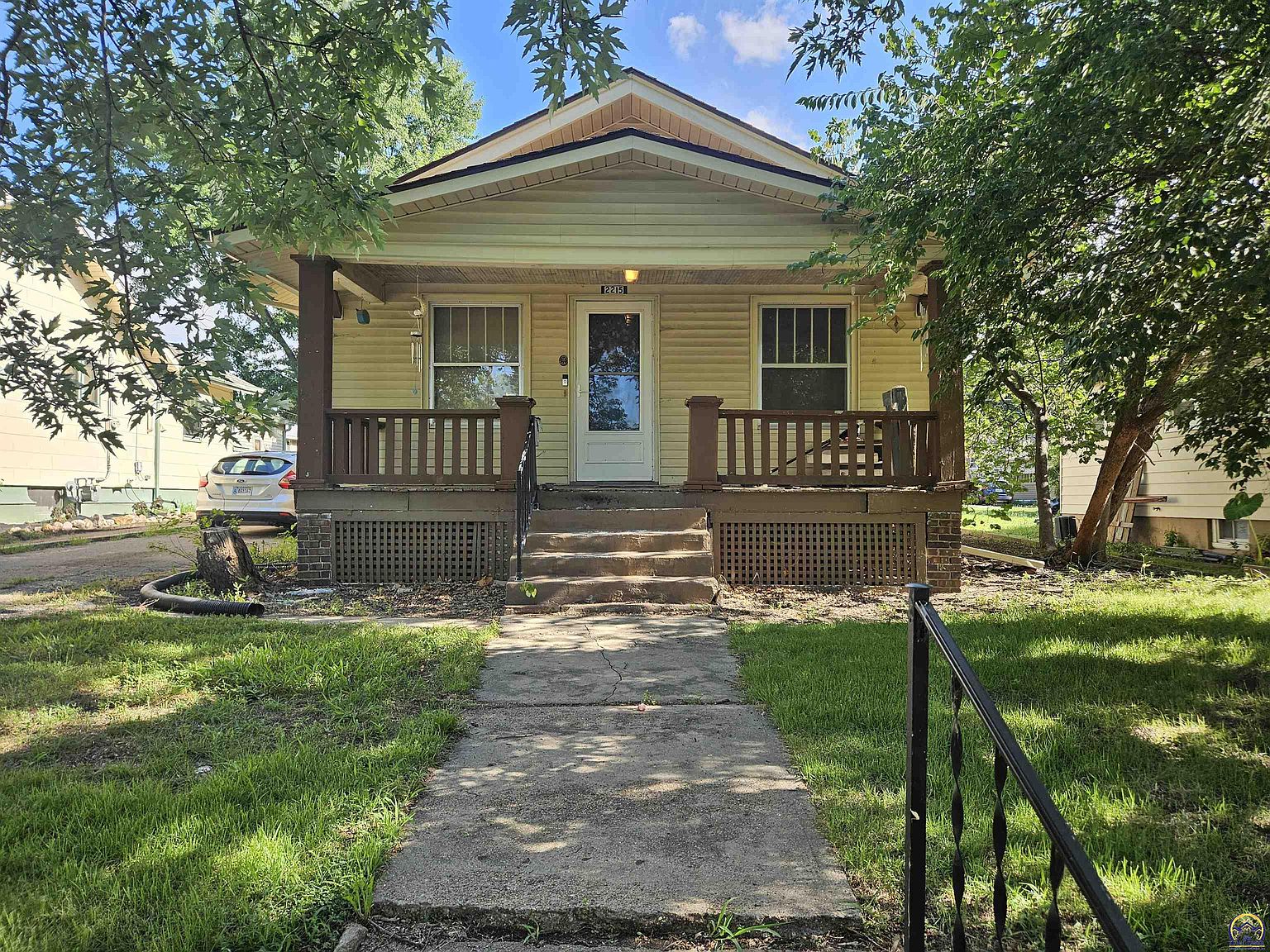 2215 SW Hazelton Ct, Topeka, KS 66606 | Zillow