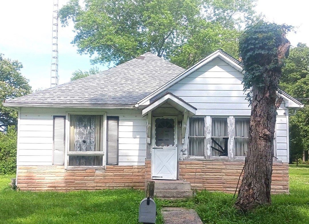 410 S Jenette Ave, Buckner, IL 62819 | Zillow