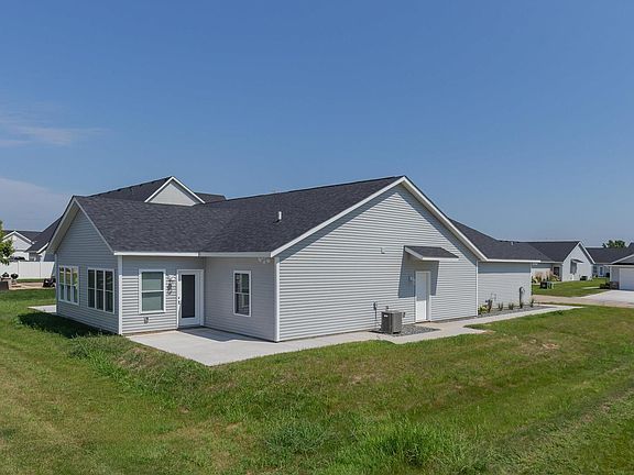 118 Beacon Harbor Pkwy, East Moline, IL 61244 | MLS #QC4269901 | Zillow