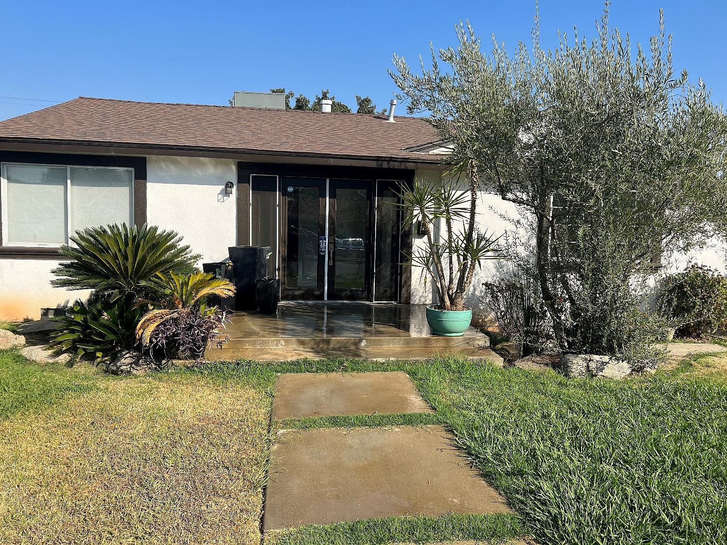 2118 6th St, Sanger, CA 93657 | Zillow