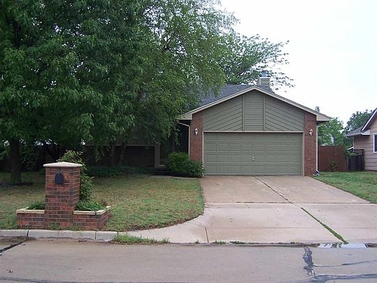 2489 S Yellowstone St, Wichita, KS 67215 | Zillow