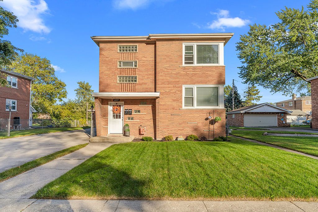 10537 Austin Ave, Chicago Ridge, IL 60415 | Zillow
