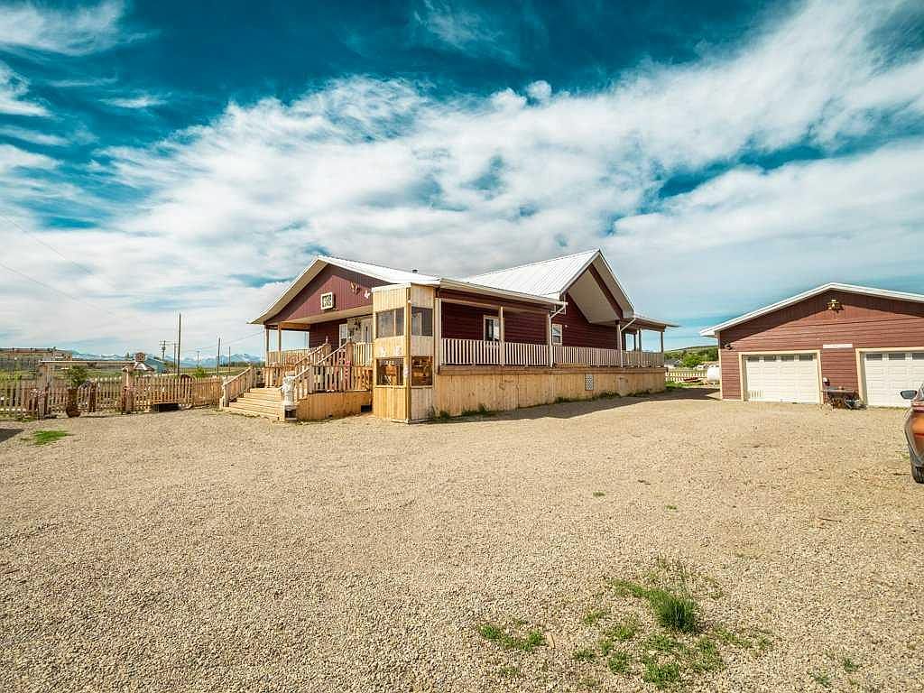 51 NE 2nd St E, Hill Spring, AB T0K 1E0 | MLS #A2226713 | Zillow