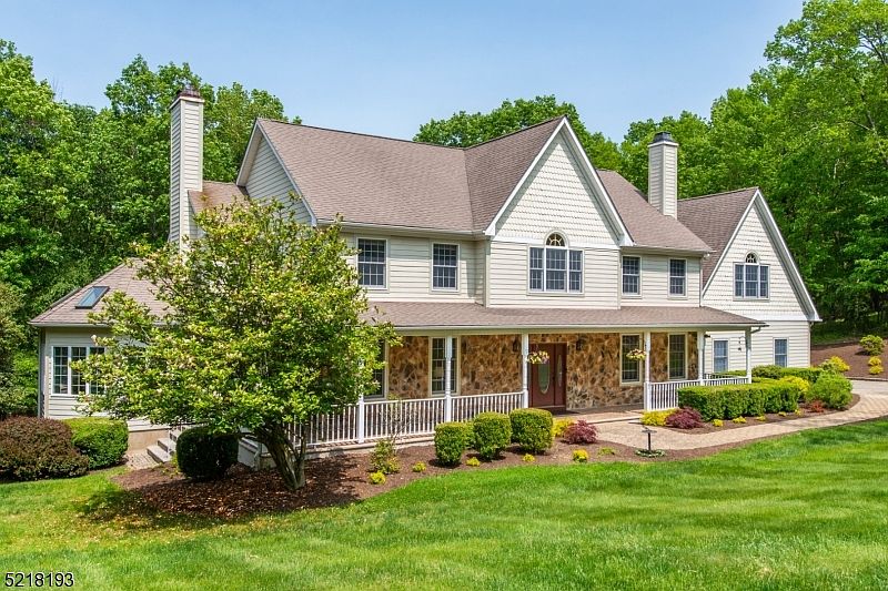 12 Hunters Trl, Chester, NJ 07930 | Zillow