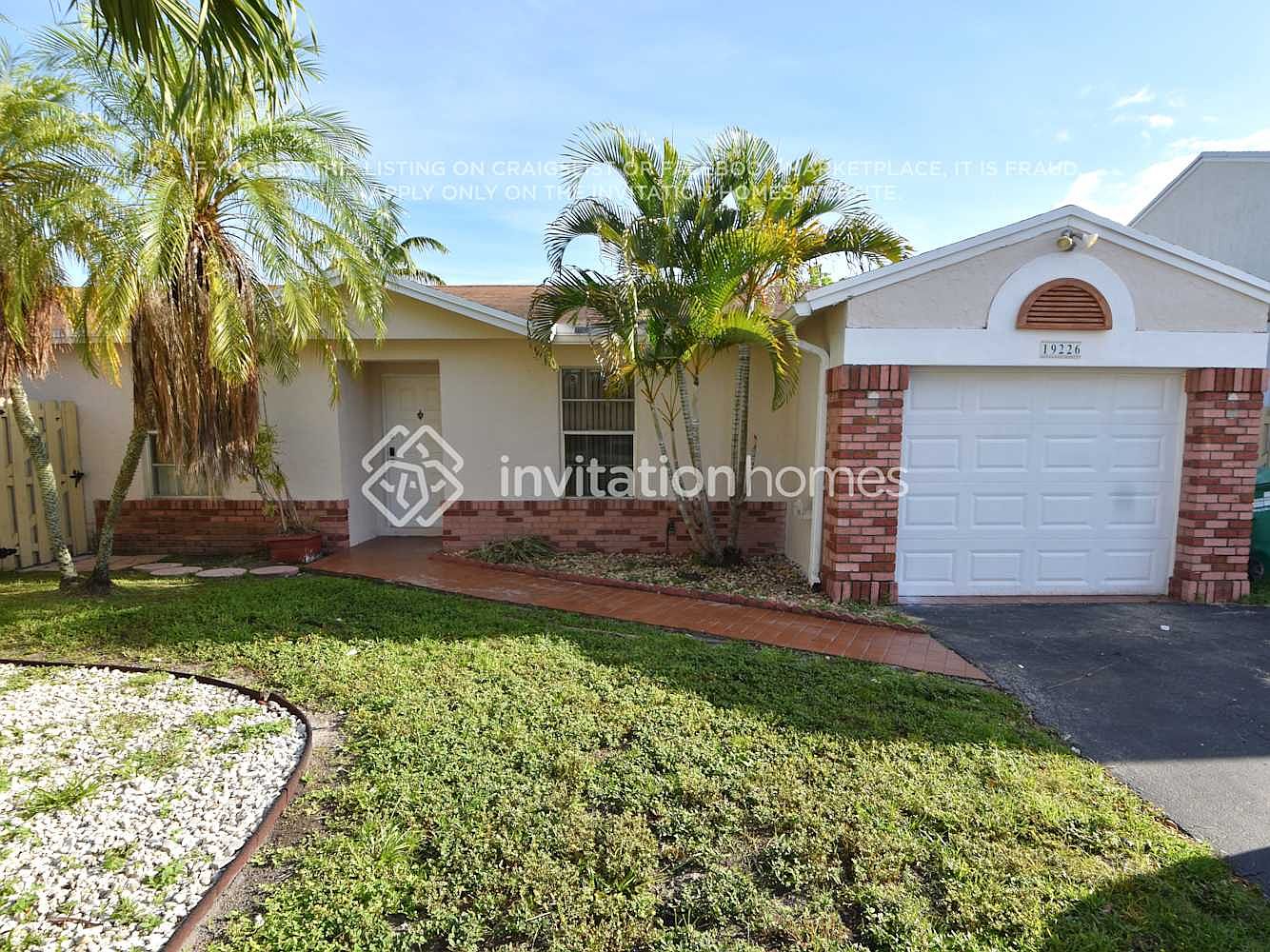 19226 NW 82nd Circle Ct, Hialeah, FL 33015 | Zillow