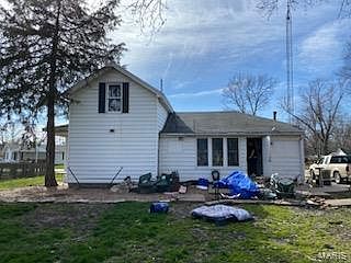 104 N Elm St, Tallula, IL 62688 | MLS #24025503 | Zillow