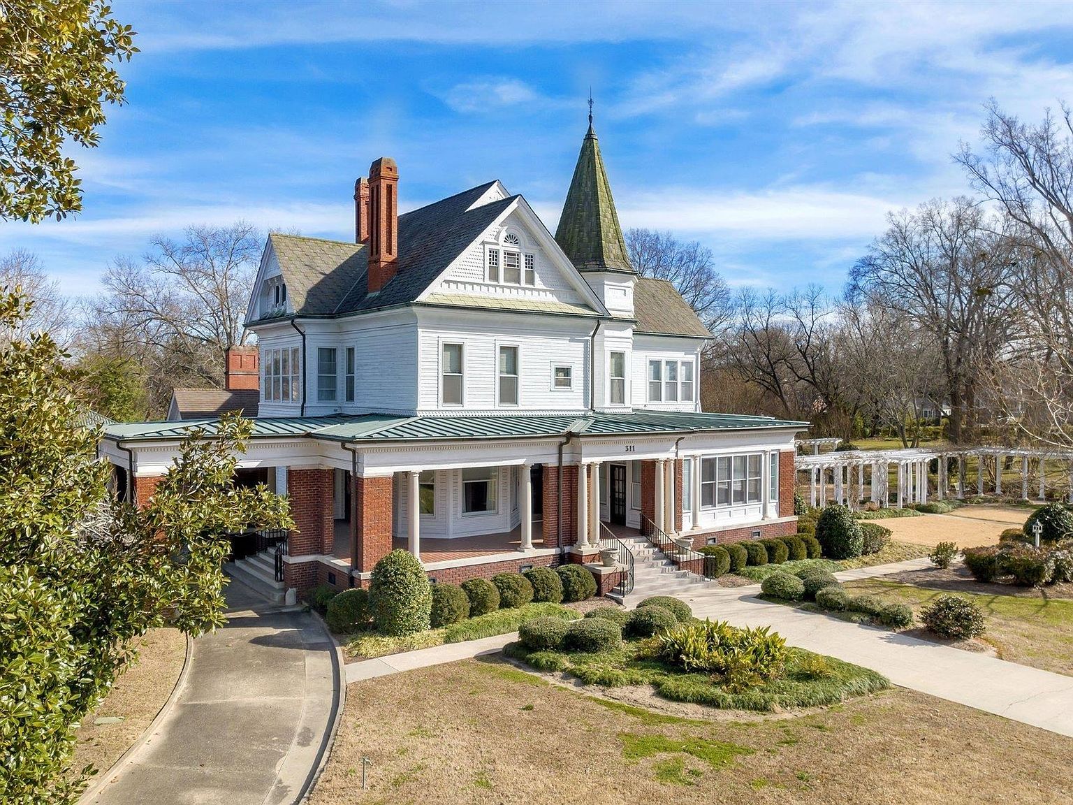 311 S Broad St, Clinton, SC 29325 | Zillow