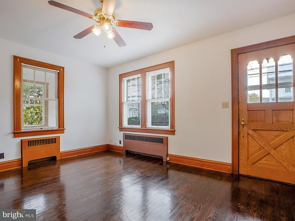 1346 W Main St, Valley View, PA 17983 | Zillow