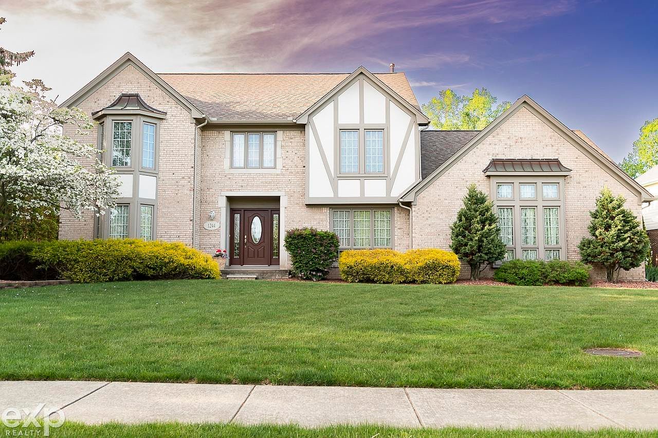 1244 Rothwell Dr, Troy, MI 48084 | Zillow