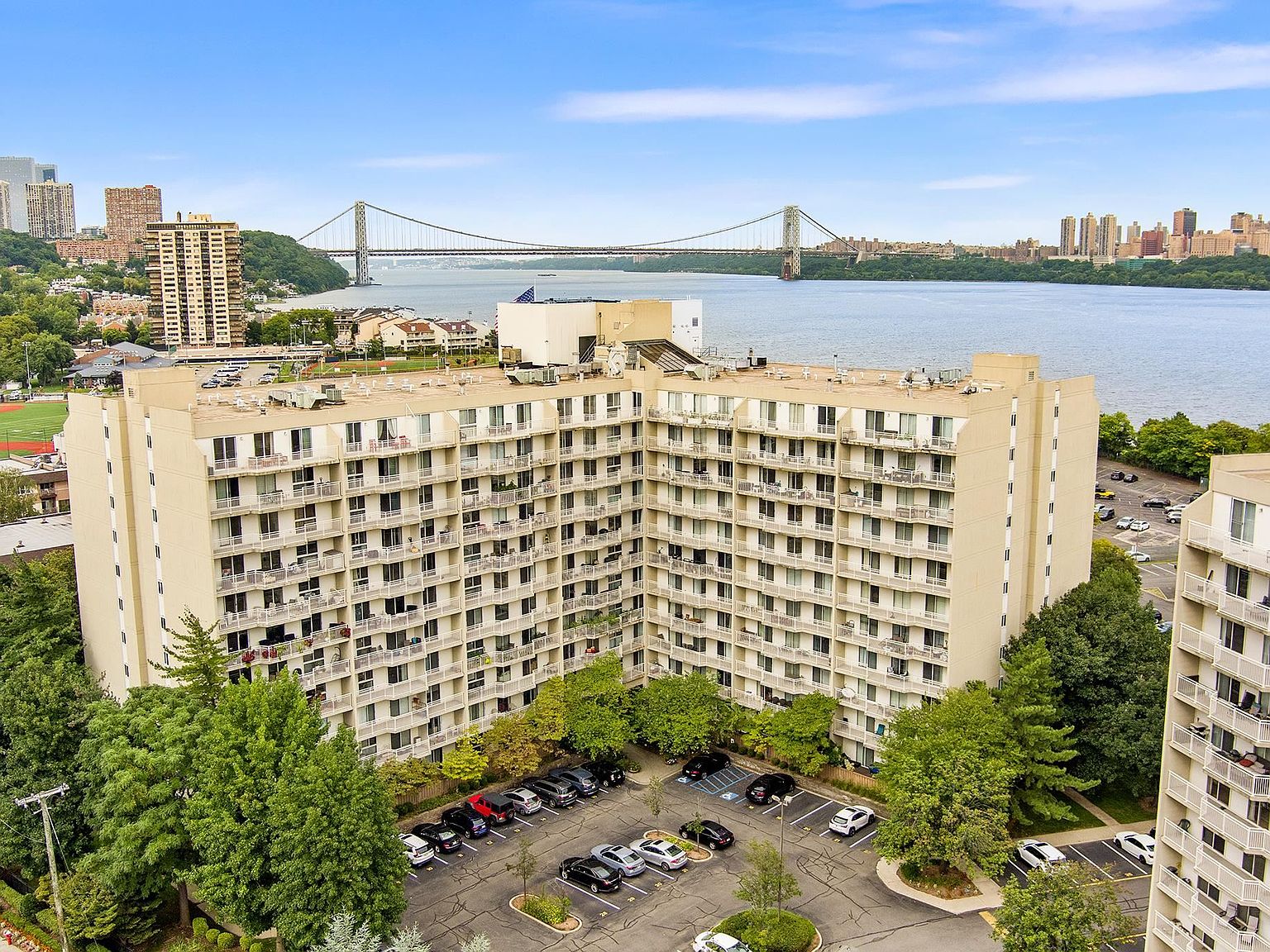 1077 River Rd #PENTHOUSE 8, Edgewater, NJ 07020 | Zillow