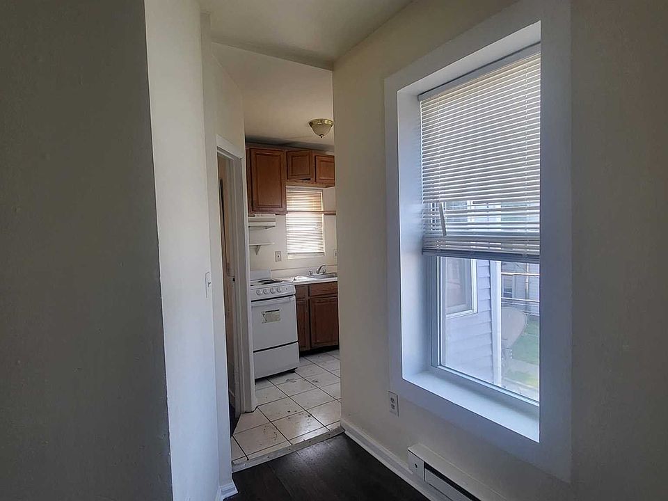 67 Academy St Poughkeepsie NY | Zillow