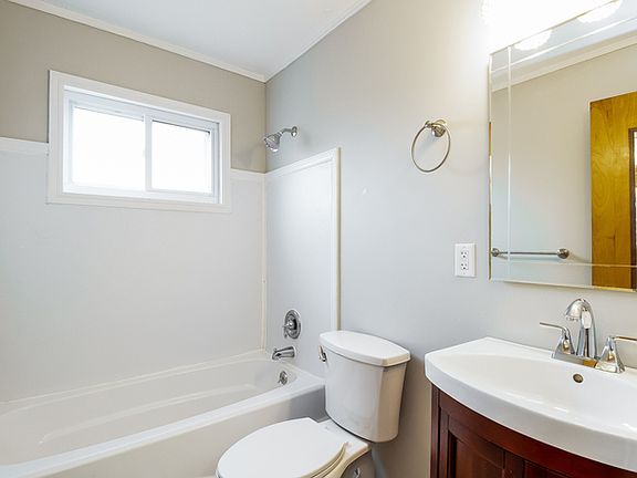 3939 Mefford Ln, Cincinnati, OH 45241 | Zillow