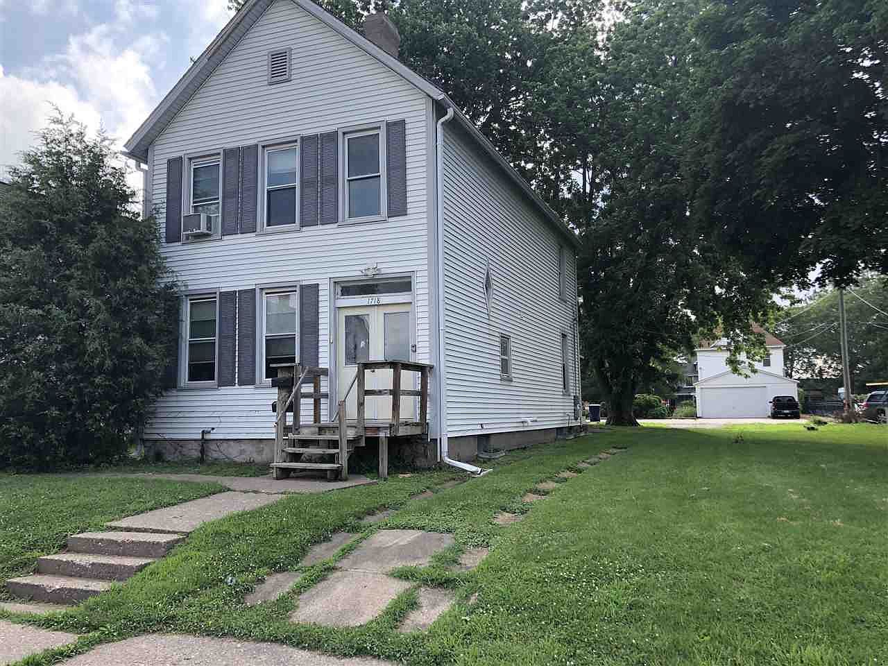 1718 Fillmore Ln, Davenport, IA 52804 | Zillow