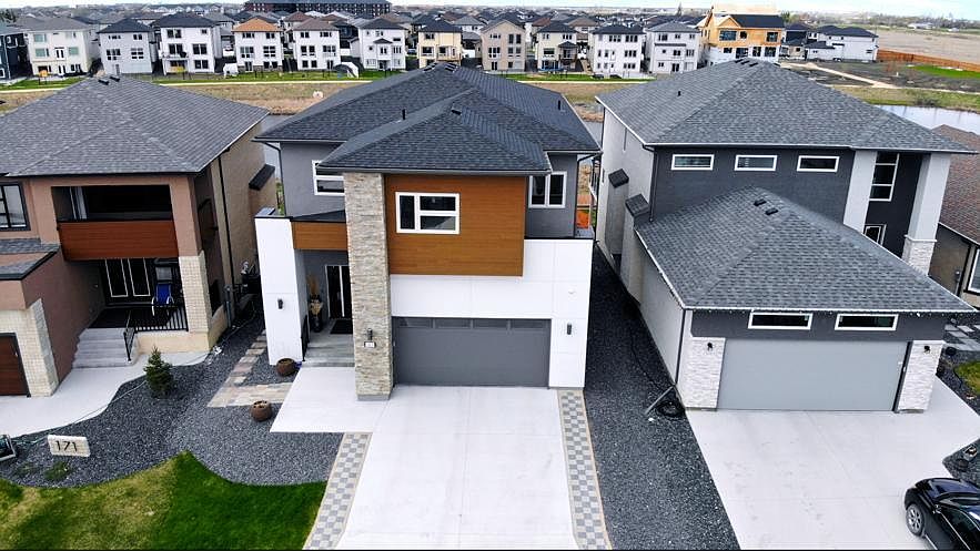167 Tennant Gate, Winnipeg, MB R2P 1X1 | Zillow