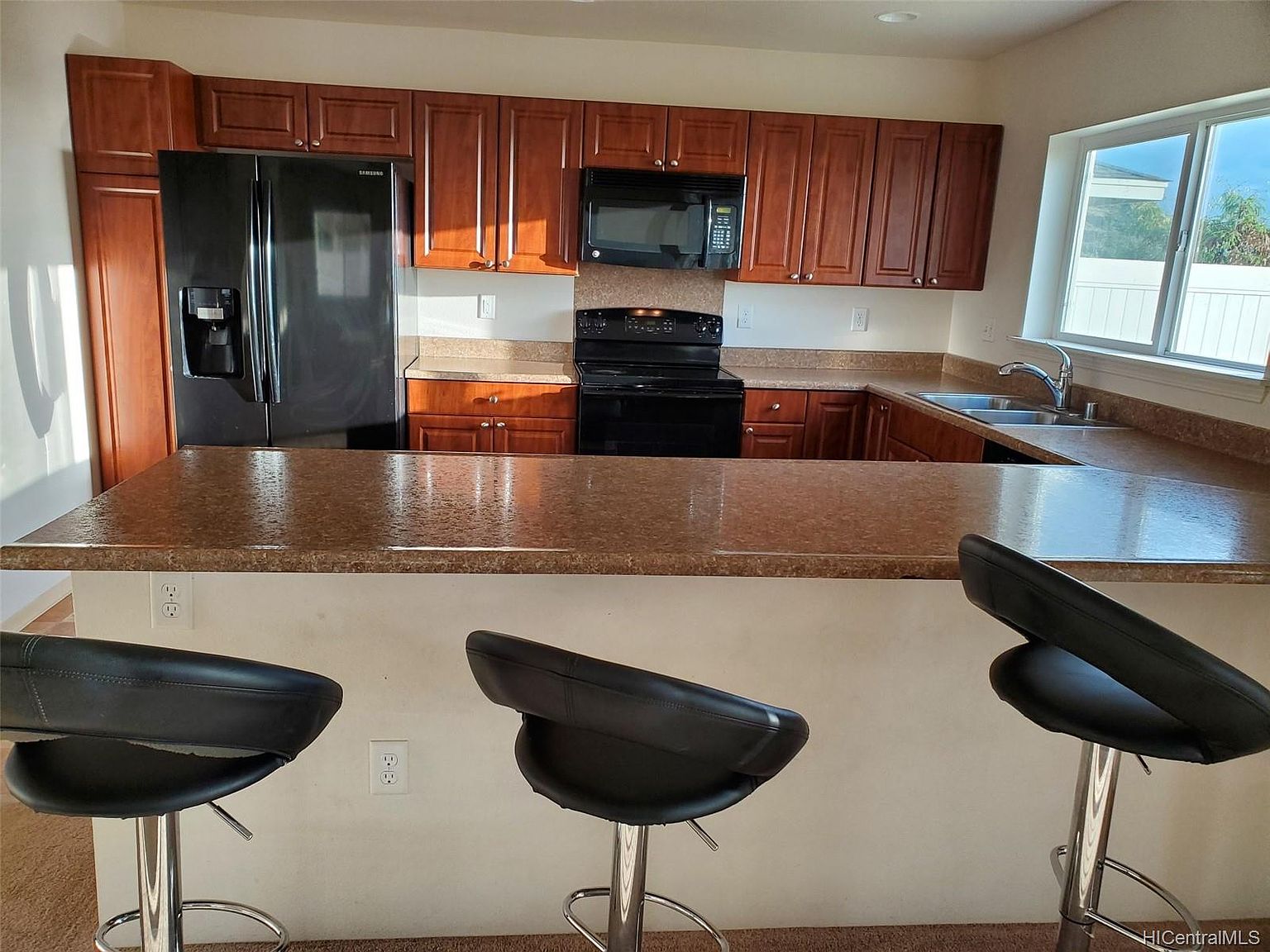 87-1669 Mokila St, Waianae, HI 96792 | Zillow