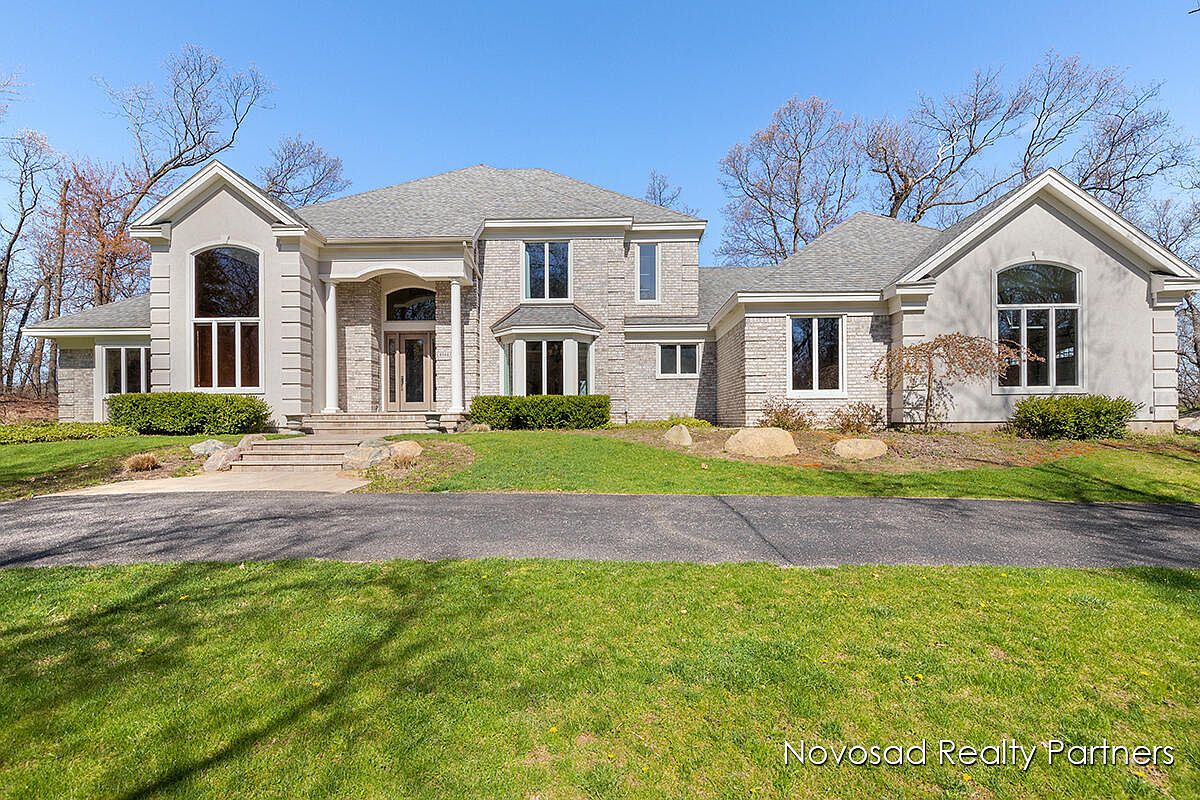 4844 Summer Ridge Ct NE, Ada, MI 49301 | MLS #23006381 | Zillow