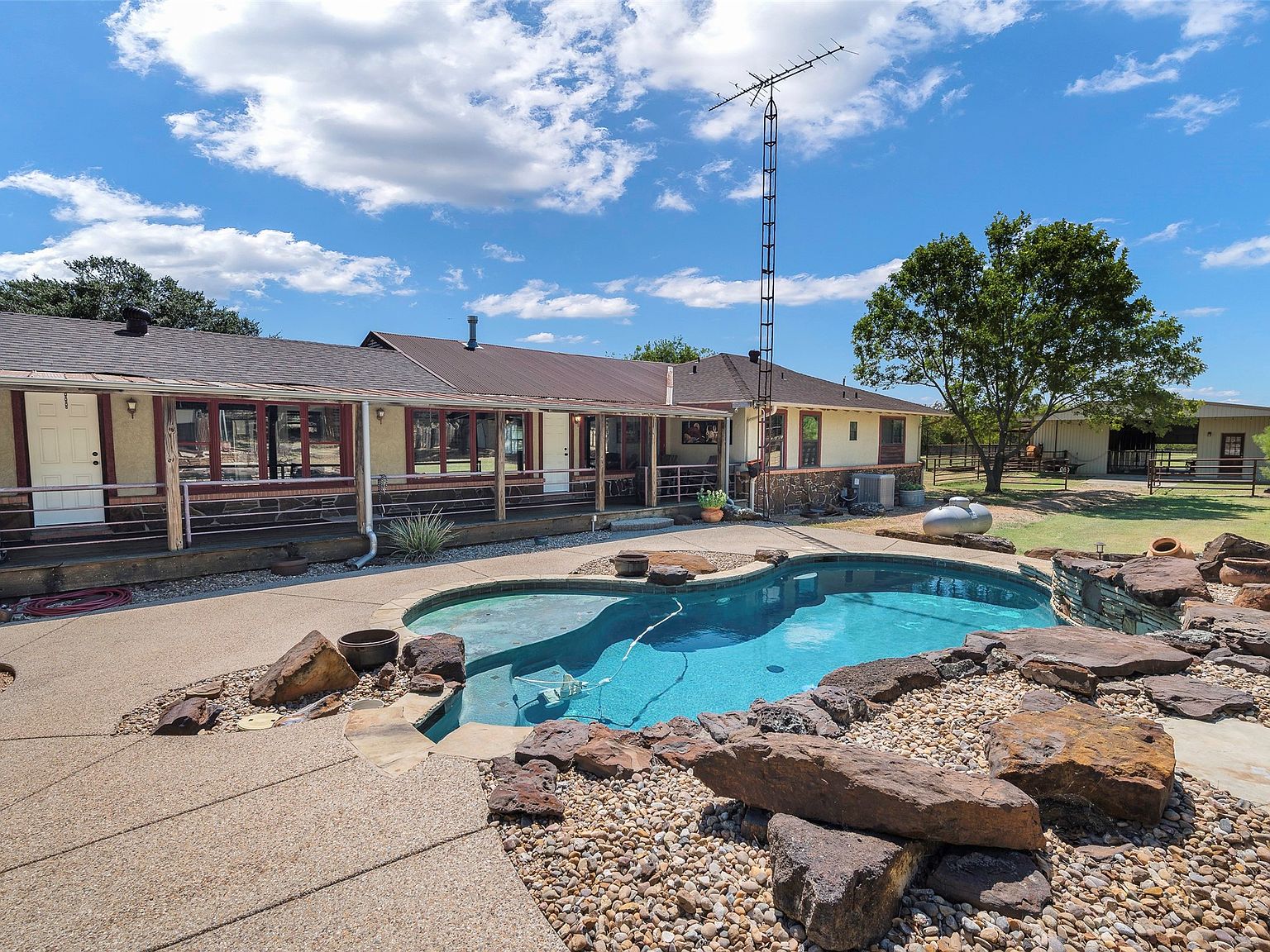 469 Springs Rd, Valley View, TX 76272 | Zillow