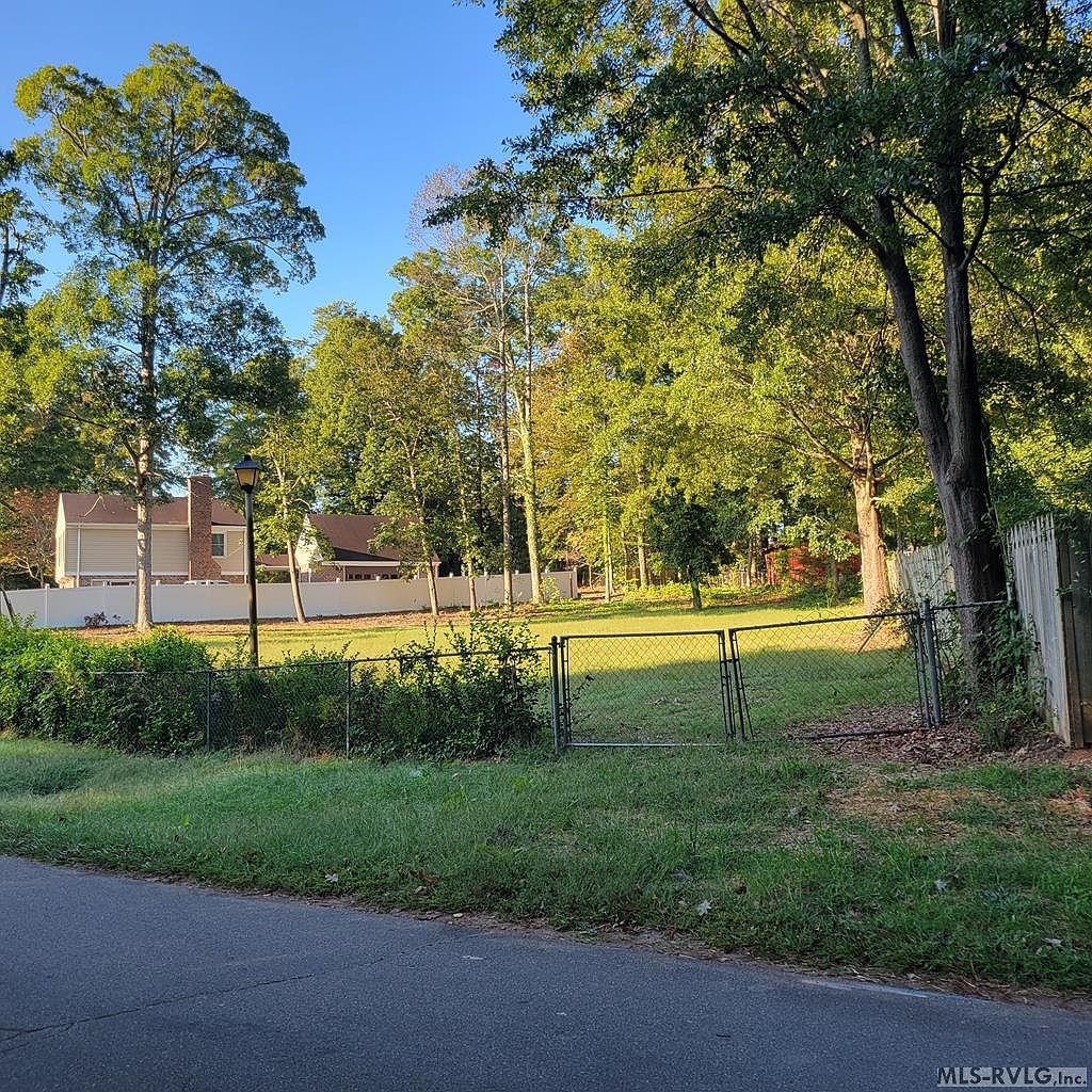 32 Smoot Dr, Roanoke Rapids, NC 27870 | MLS #135531 | Zillow