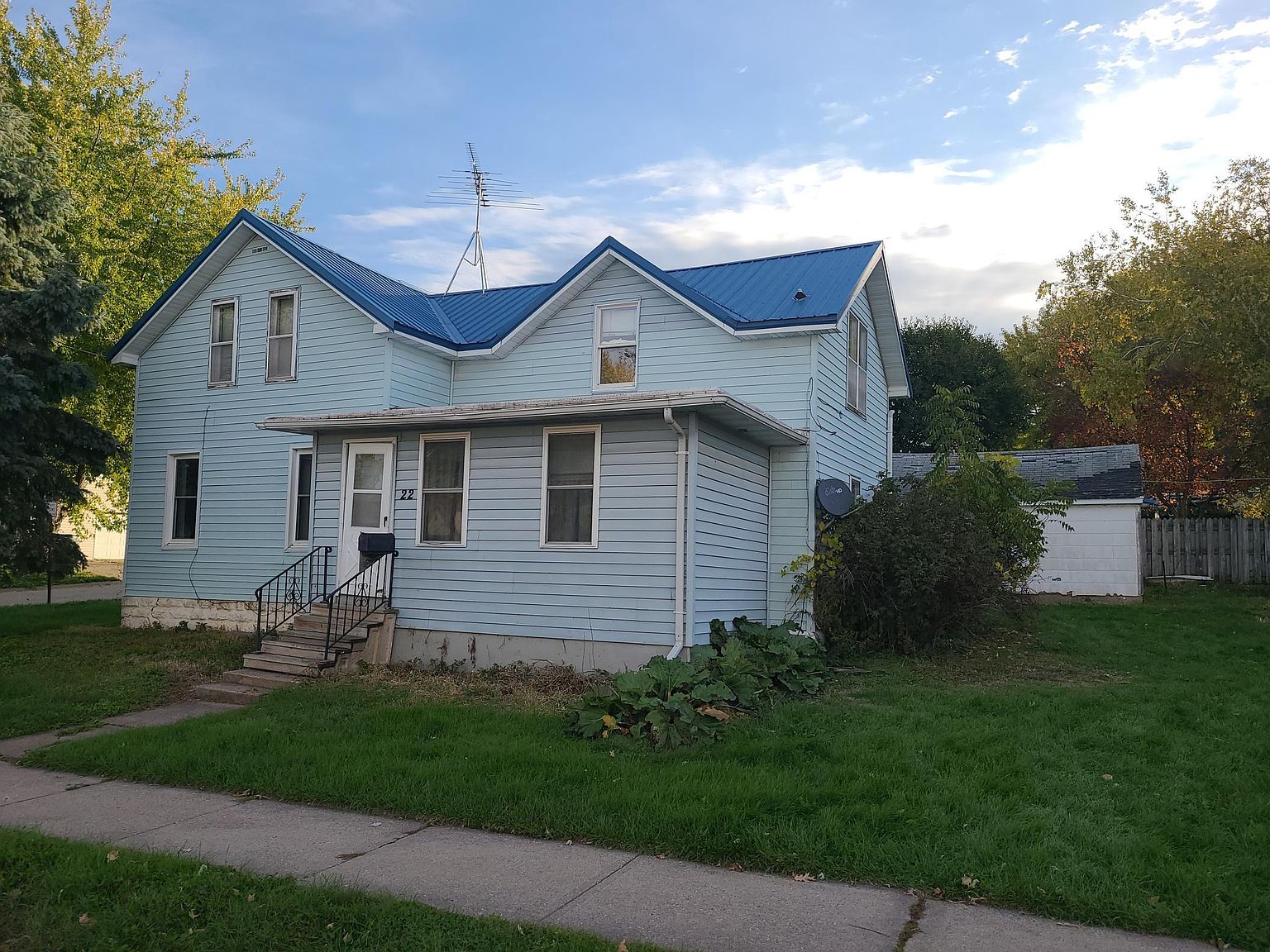 22 N Main St, Altura, MN 55910 | Zillow
