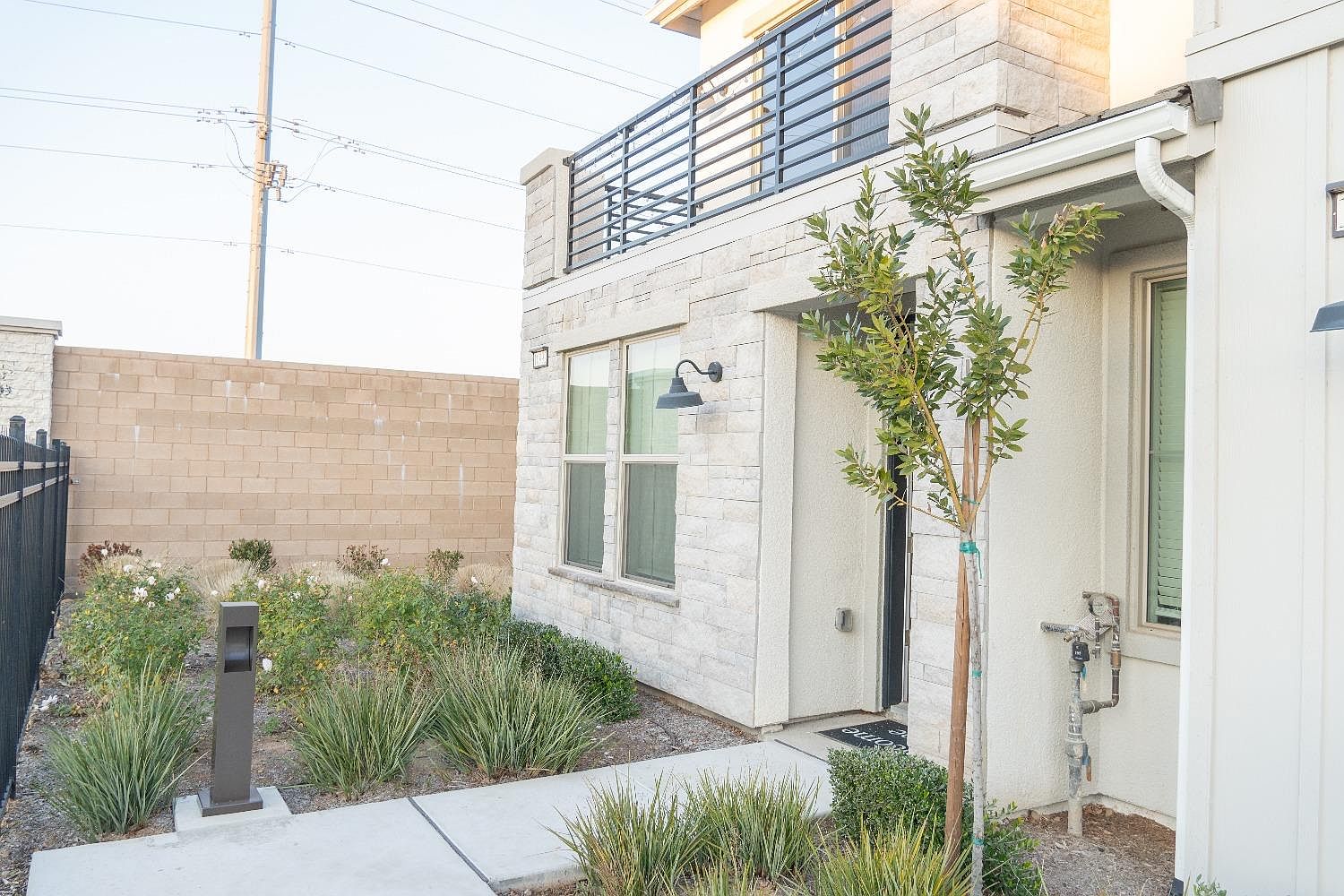 10992 N Wisteria Dr, Fresno, CA 93730 | Zillow