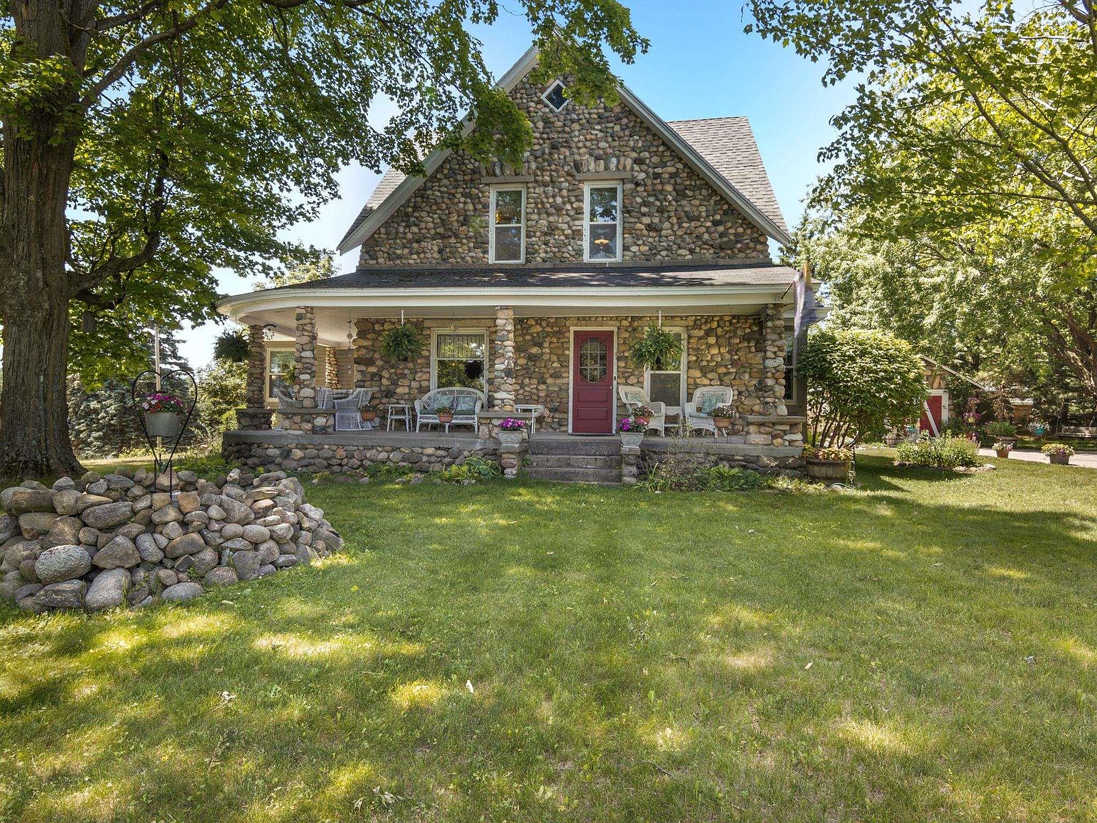 6758 Clam Lake Dr, Bellaire, MI 49615 | MLS #1935653 | Zillow