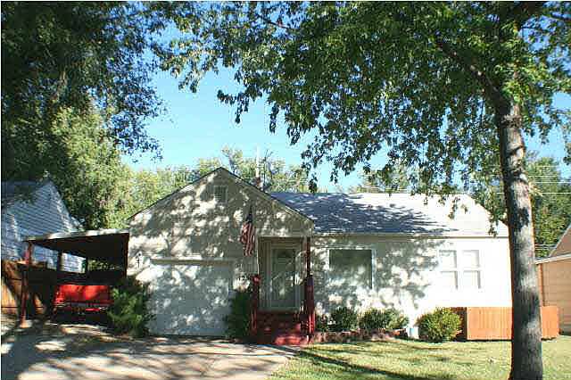 1230 Bobbie St, Augusta, KS 67010 | Zillow