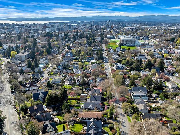 1433/1435 Grant St, Victoria, BC V8R 1M3 | MLS #994781 | Zillow