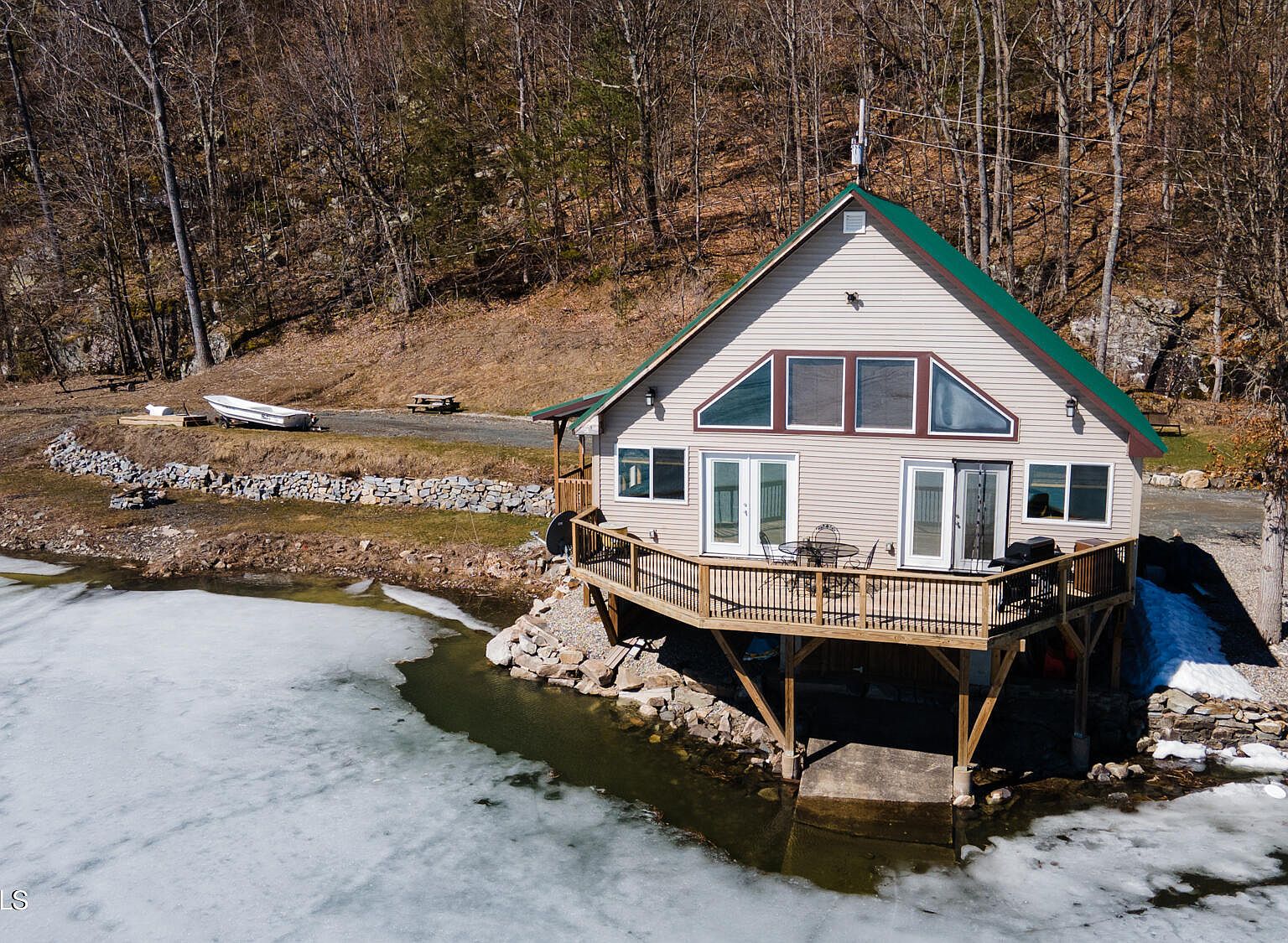 41 Rattle Snake Way, Clemons, NY 12819 | MLS #202429834 | Zillow