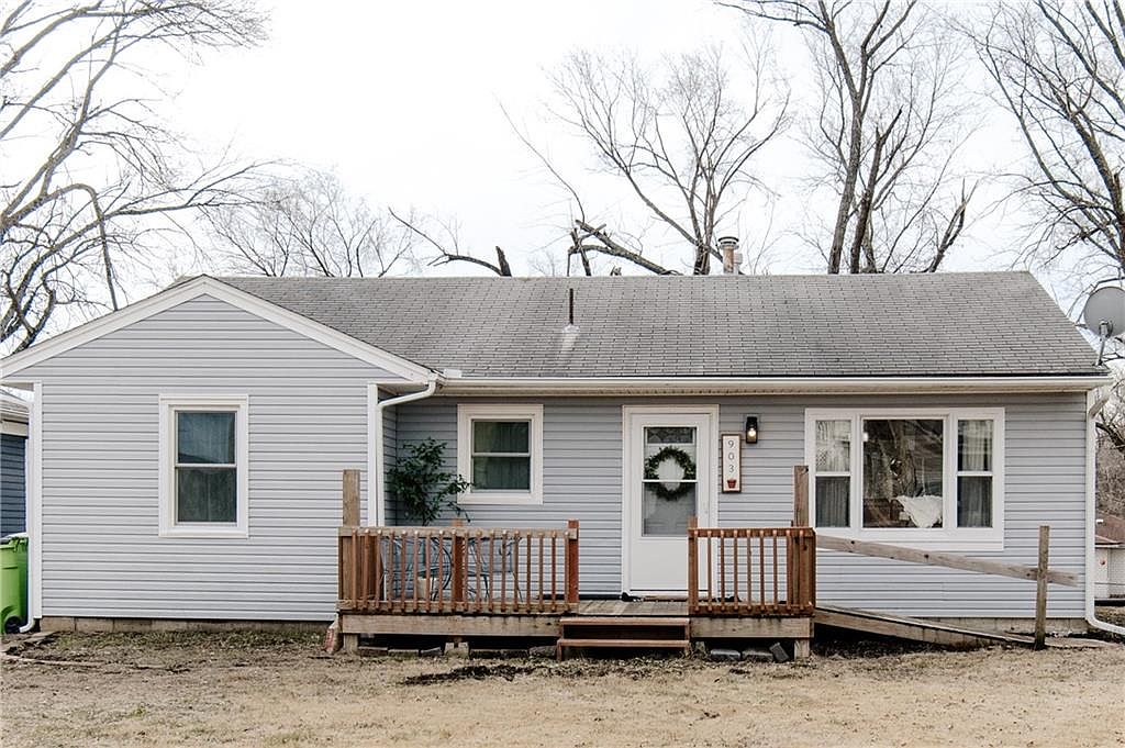 903 Barnes Ave, Centropolis, KS 66067 | Zillow